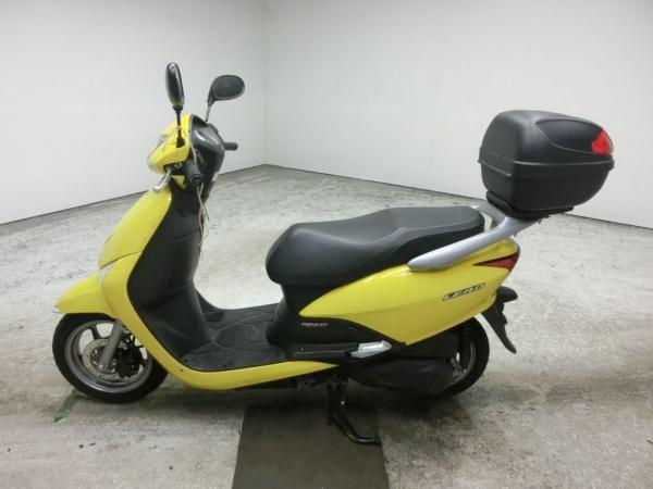 Скутер Honda LEAD 110 купить по цене 112000 ₽ в Екатеринбурге на ...