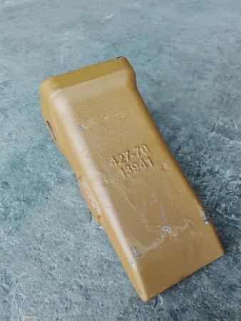 Коронка ковша 427-70-13941 Komatsu WA900-3 купить по цене 19884,06 ₽ в Хабаровске на PromPortal ...