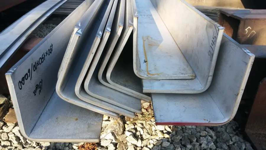 Уголок нержавеющий 40х20х2, 5 купить по цене 490000 ₽ в Екатеринбурге на PromPortal.Su (ID#40934074)