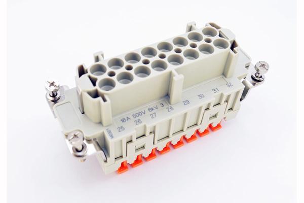 Разъем HDC SQUICH FEM. INS. 16P 17-32 ILME CSHF 16 N купить по цене 3220 ₽ в Москве на ...