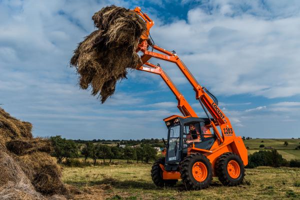 Мини-погрузчик LOCUST L1203 Telspeed, радиальный телескоп. купить по ...