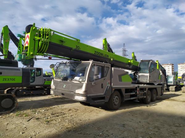 Автокран ZOOMLION ZTC300V купить по цене 17500000 ₽ в Екатеринбурге на PromPortal.Su (ID#93423618)