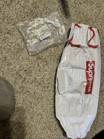 Supreme Inflatable Blimp White | Надувной дирижабль от Суприм Белый ...
