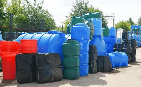 Емкости из пластика для воды разнообразного объема от проверенного ...