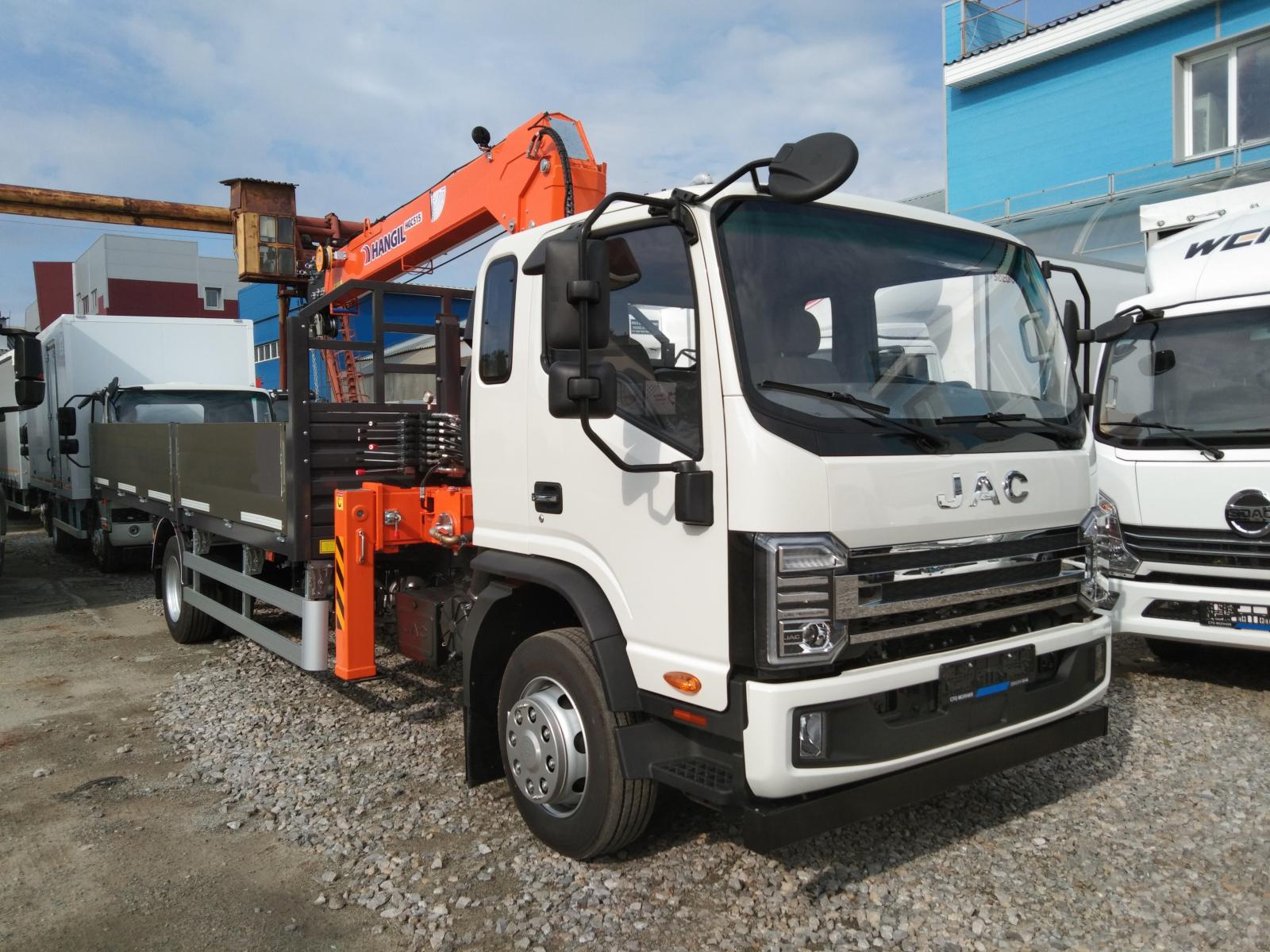 Грузовик манипулятор бортовой с КМУ Hangil 515 г/п 5 тонн на шасси JAC N120 4х2 купить по цене ...