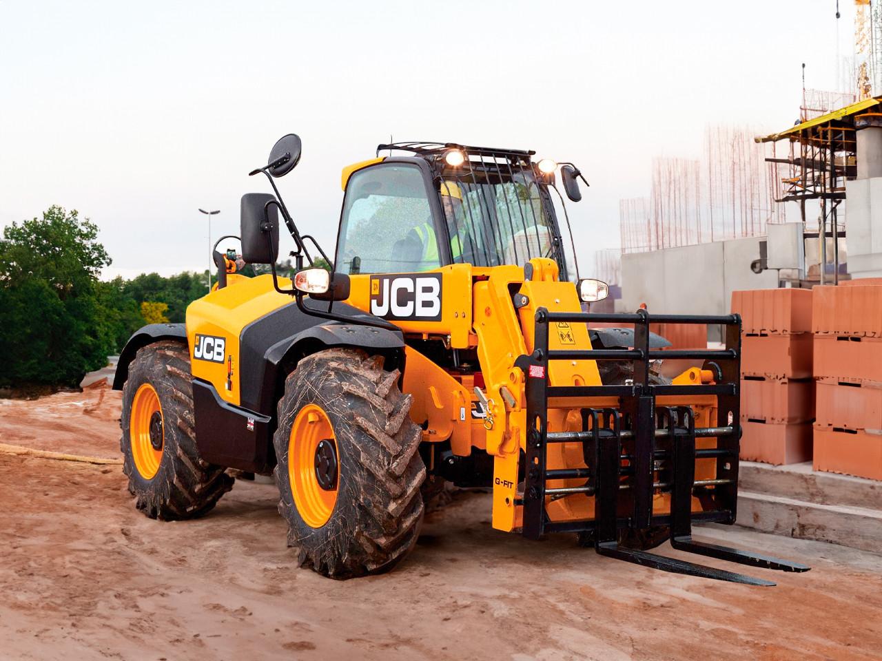 Телескопический погрузчик JCB 541-70 купить по цене 17000000 ₽ в ...