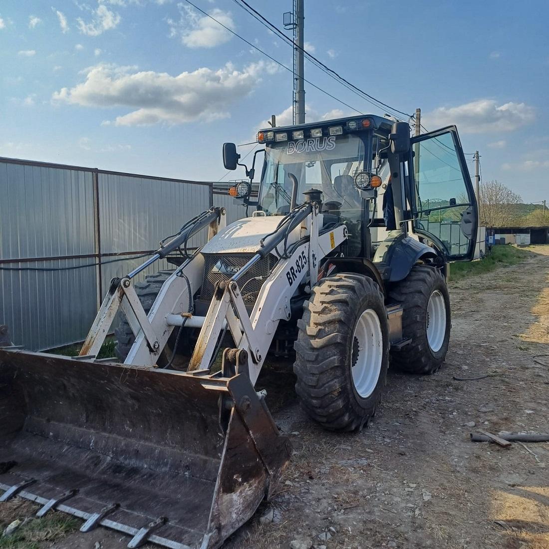 Экскаватор-погрузчик Borus BR 825 купить по цене 4300000 ₽ в Екатеринбурге на PromPortal.Su (ID ...